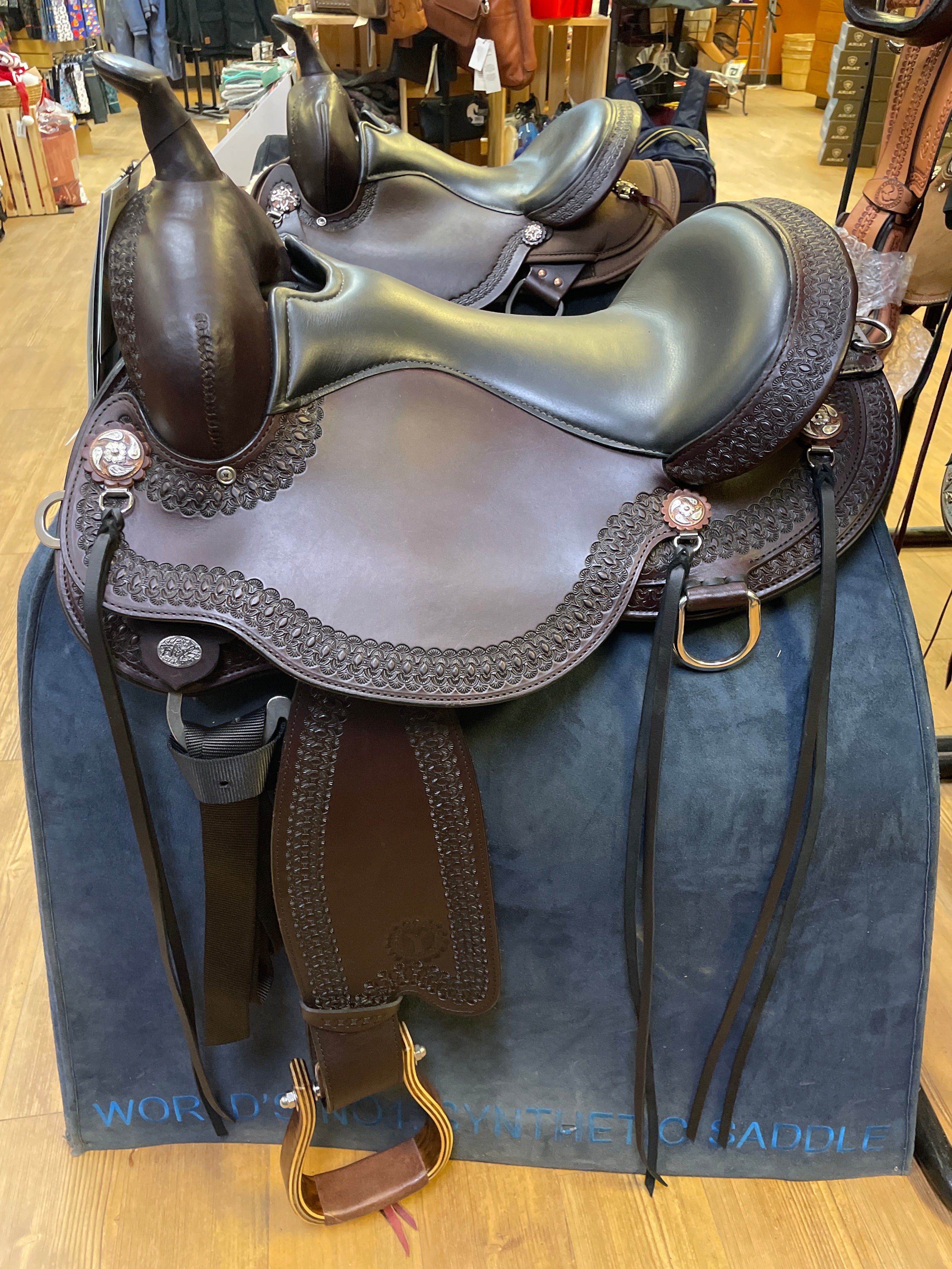 Custom Salt River – Log Cabin Tack