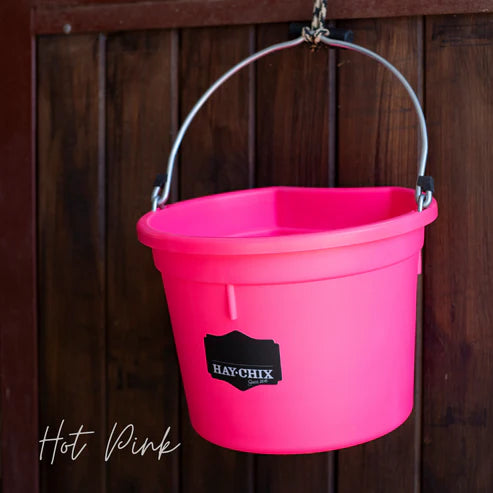 The Hay Chix Favorite Bucket – Log Cabin Tack