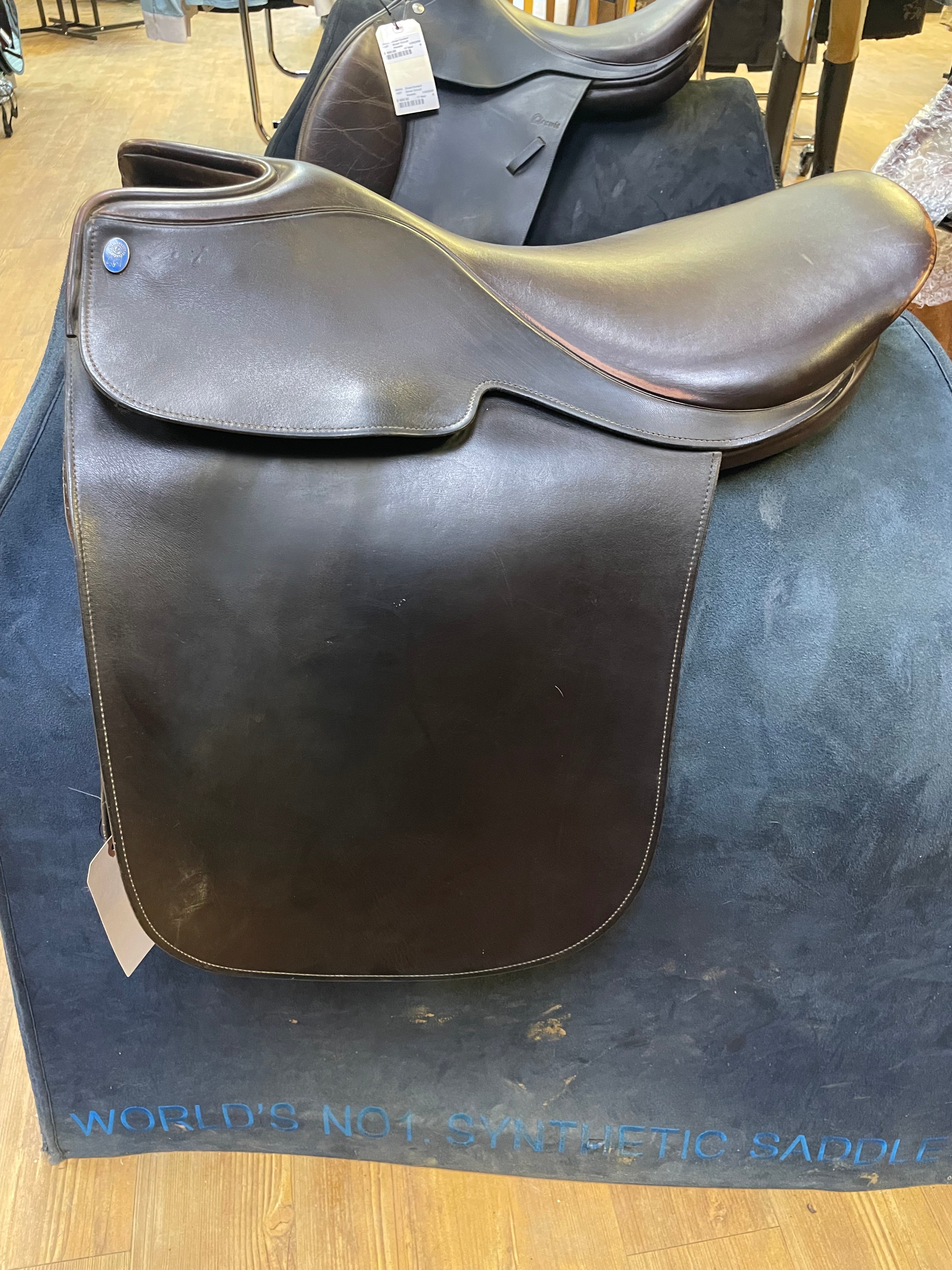 Used 21” Blue Ribbon Cutback Saddle #20647 – Log Cabin Tack