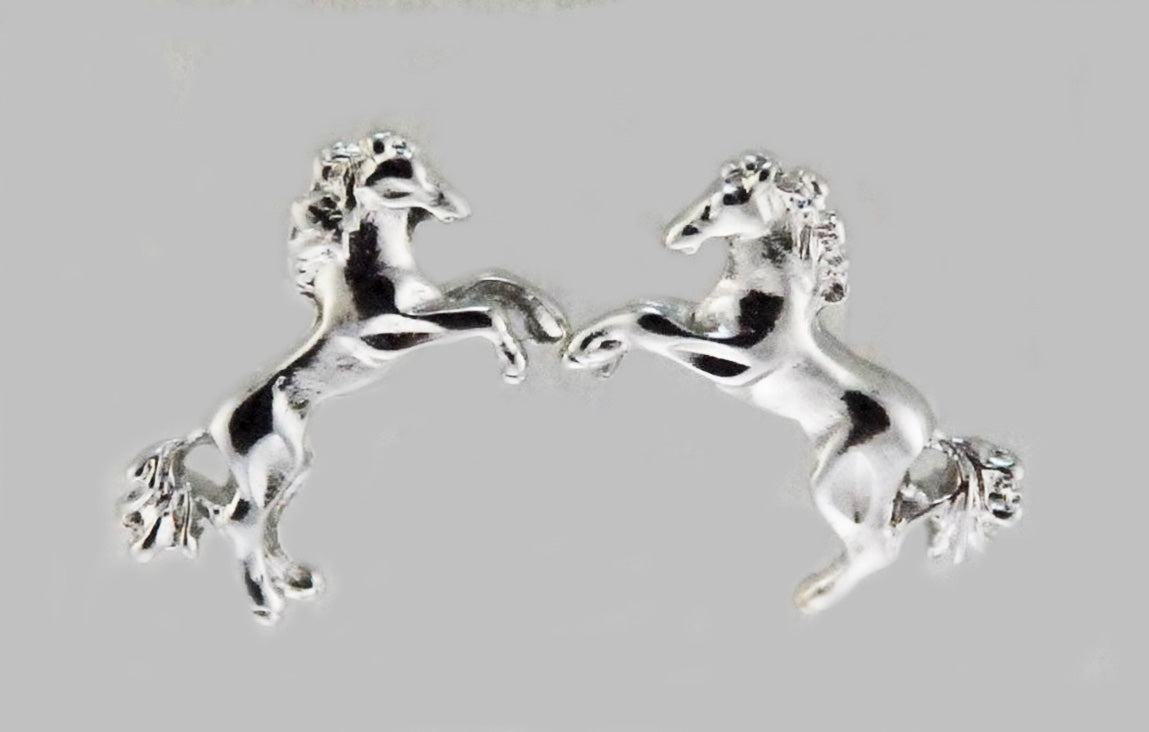 Finishing Touch Rearing Horse – Log Cabin Tack